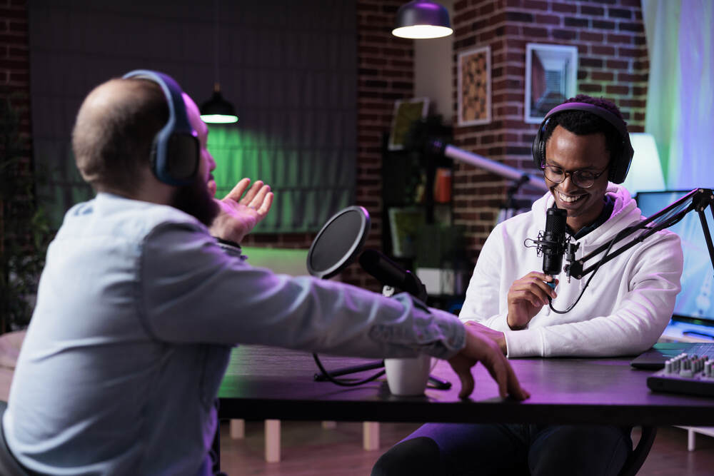 How To Become A Better Podcast Host – Best Practices - Saspod